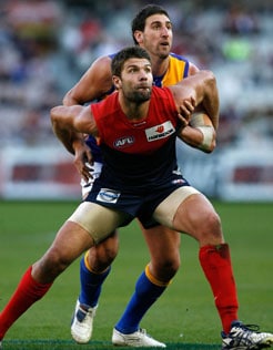 Sandilands just in front of Jamar: Bailey