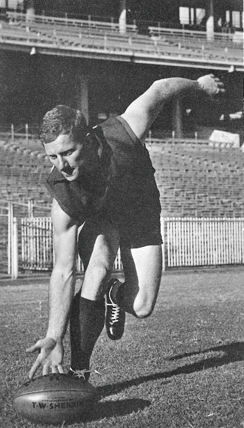 Melbourne honours Frank 'Bluey' Adams