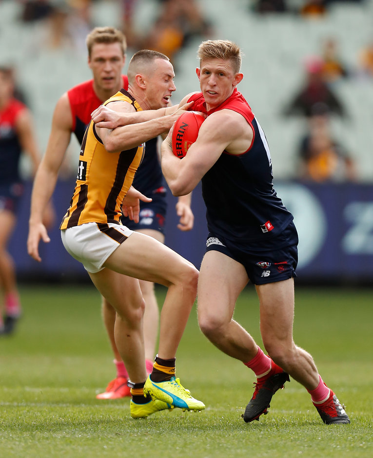 Frost takes confidence from Hawks win