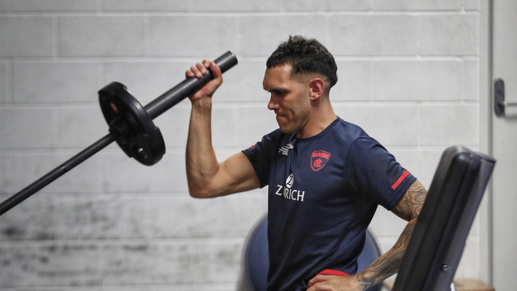 Bennell begins training at Melbourne