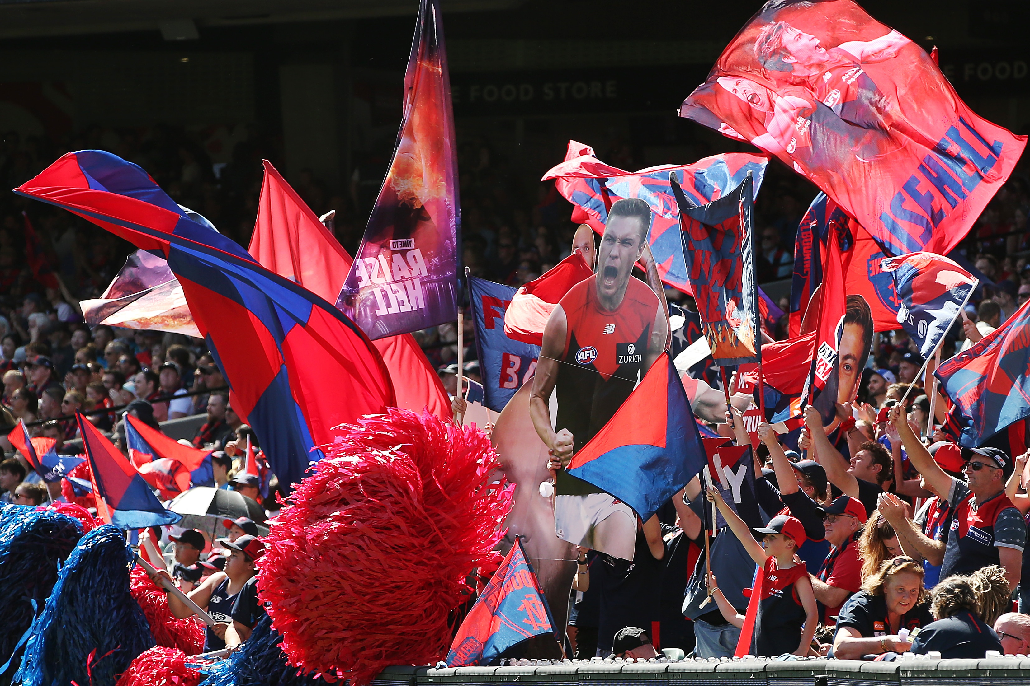 Crowd sizes revealed for Round 1
