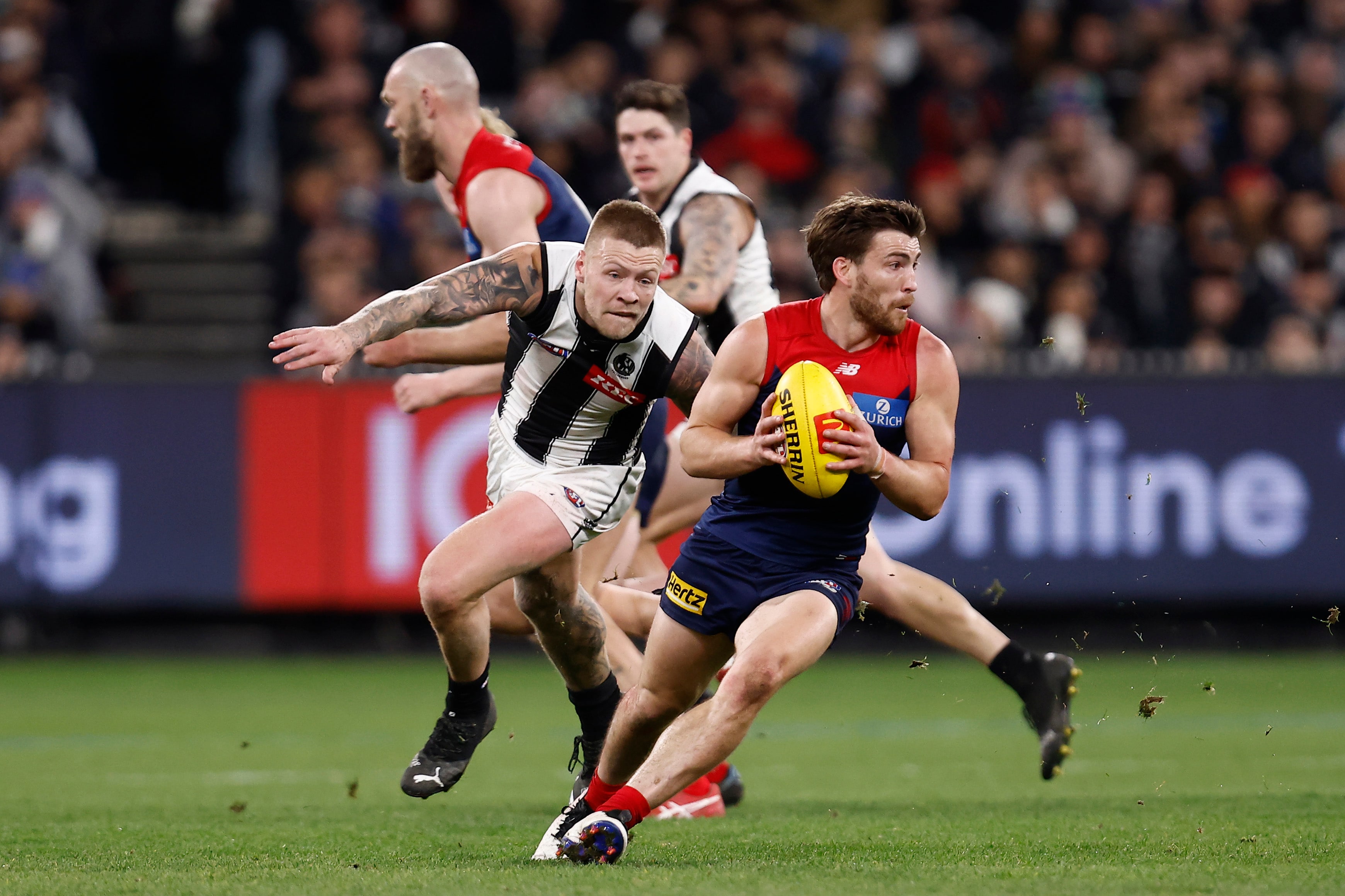 Demons fall to Pies in thriller at the 'G