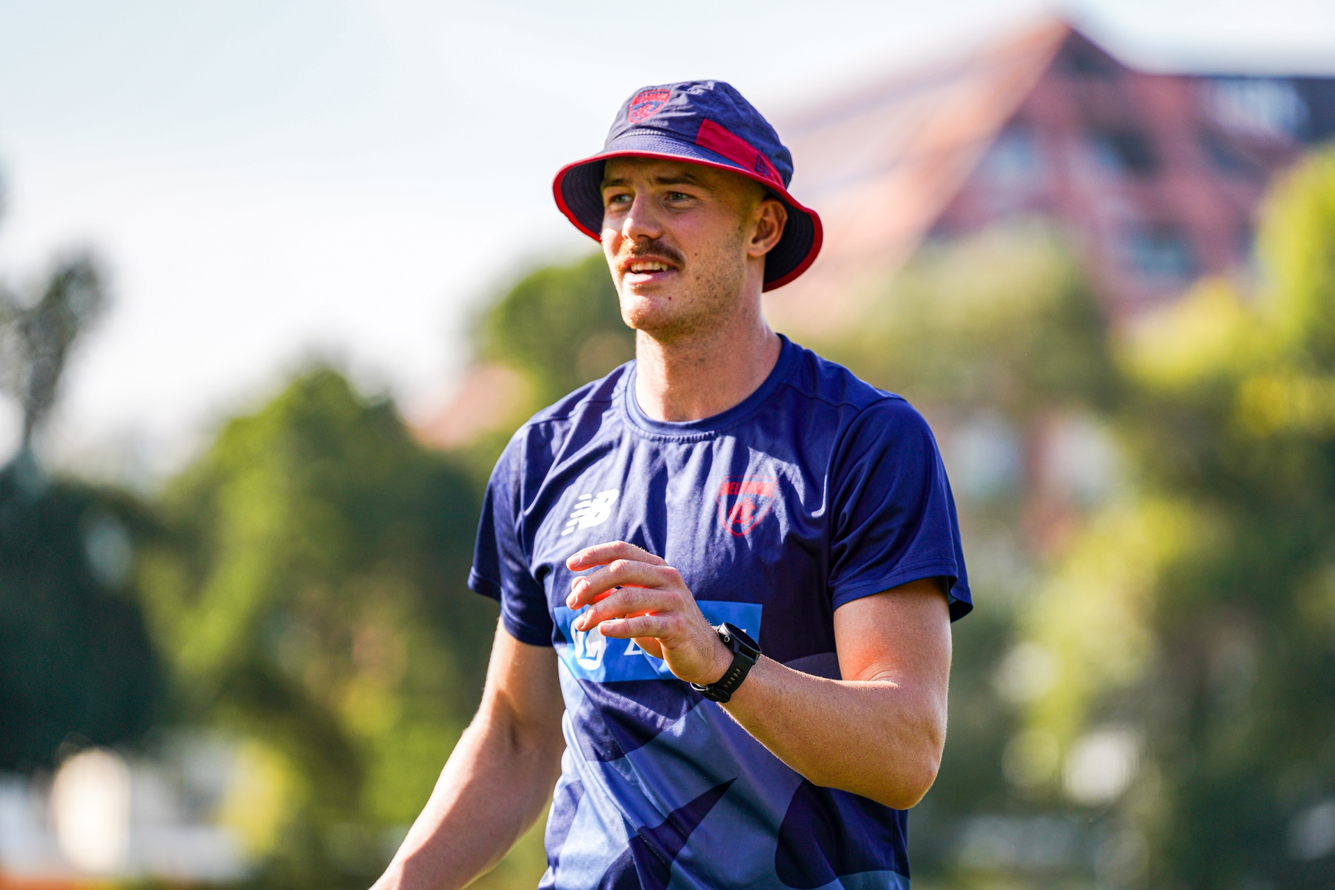 Johnson's AFL holiday | From the worksite to the 'G