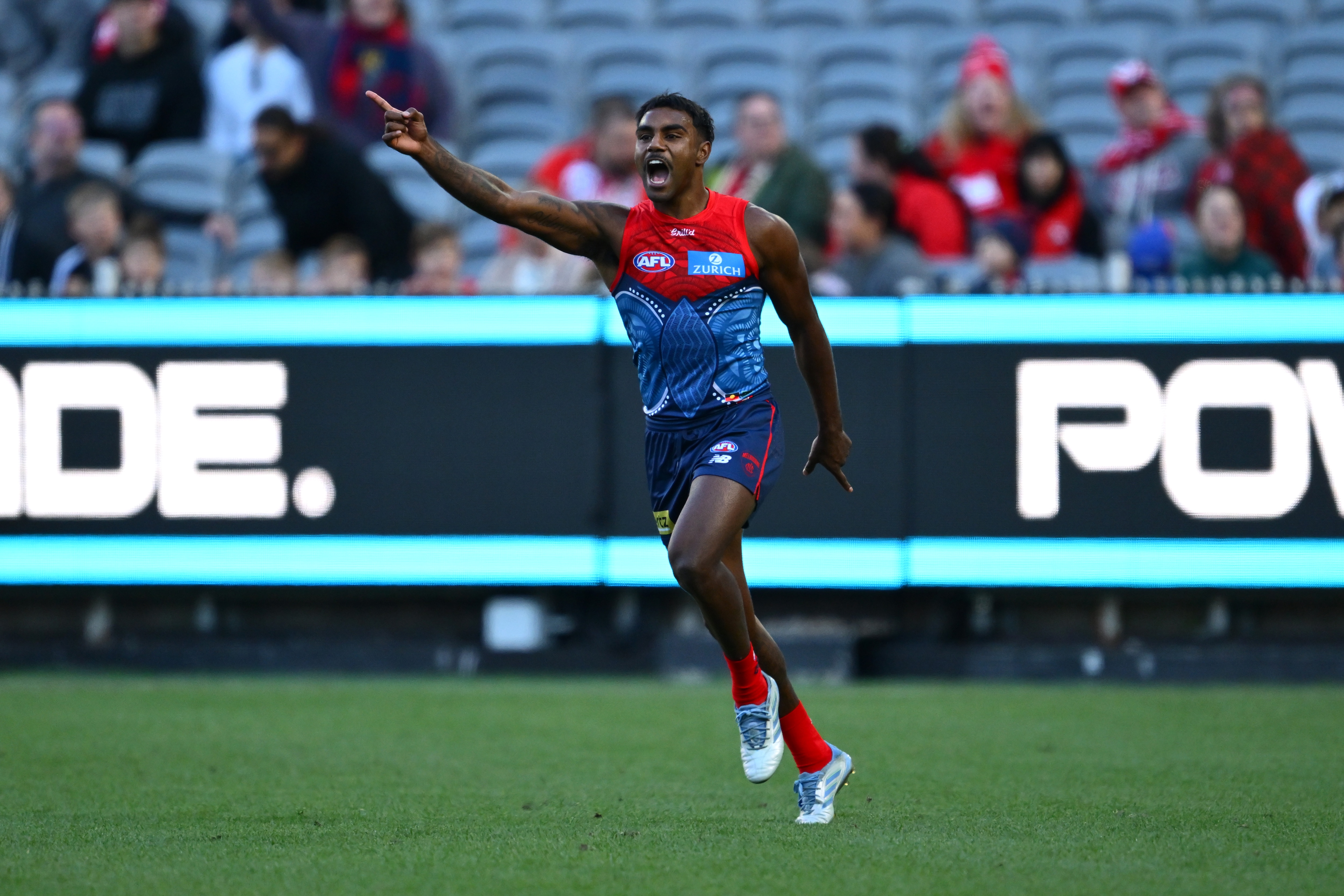 Dees surge towards top eight as big guns hit top gear