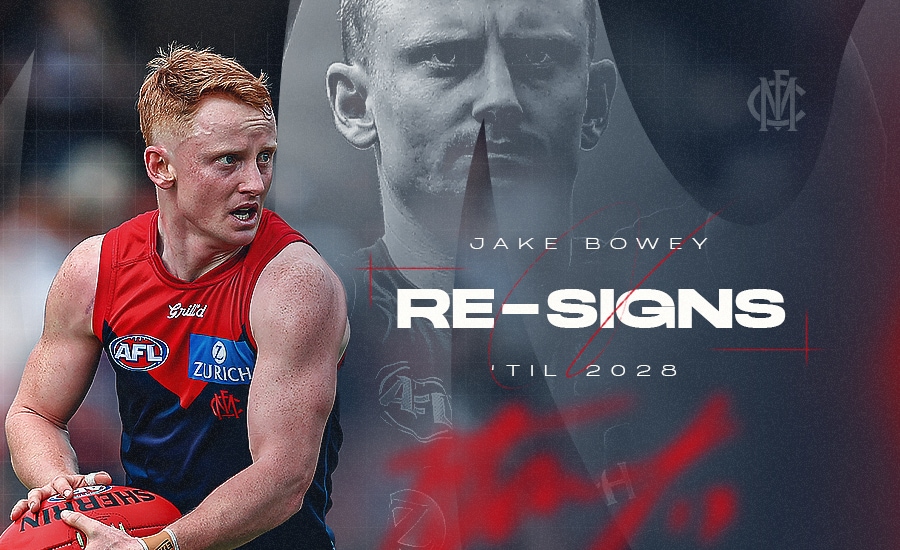 Bowey in red and blue | Defender renews