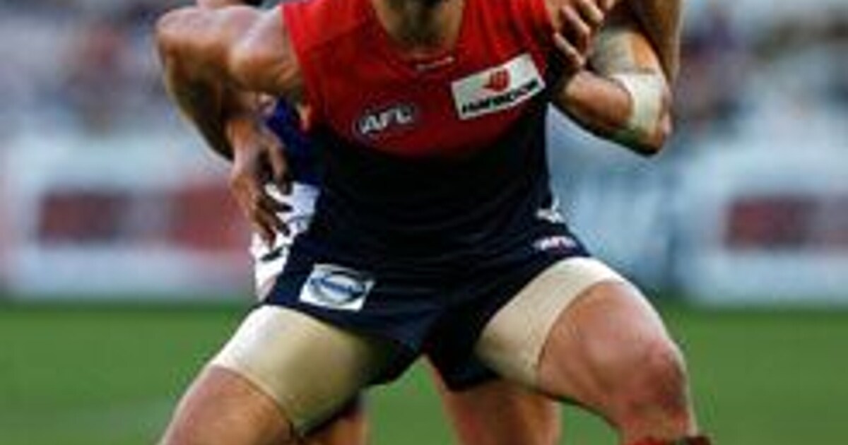 Sandilands just in front of Jamar: Bailey