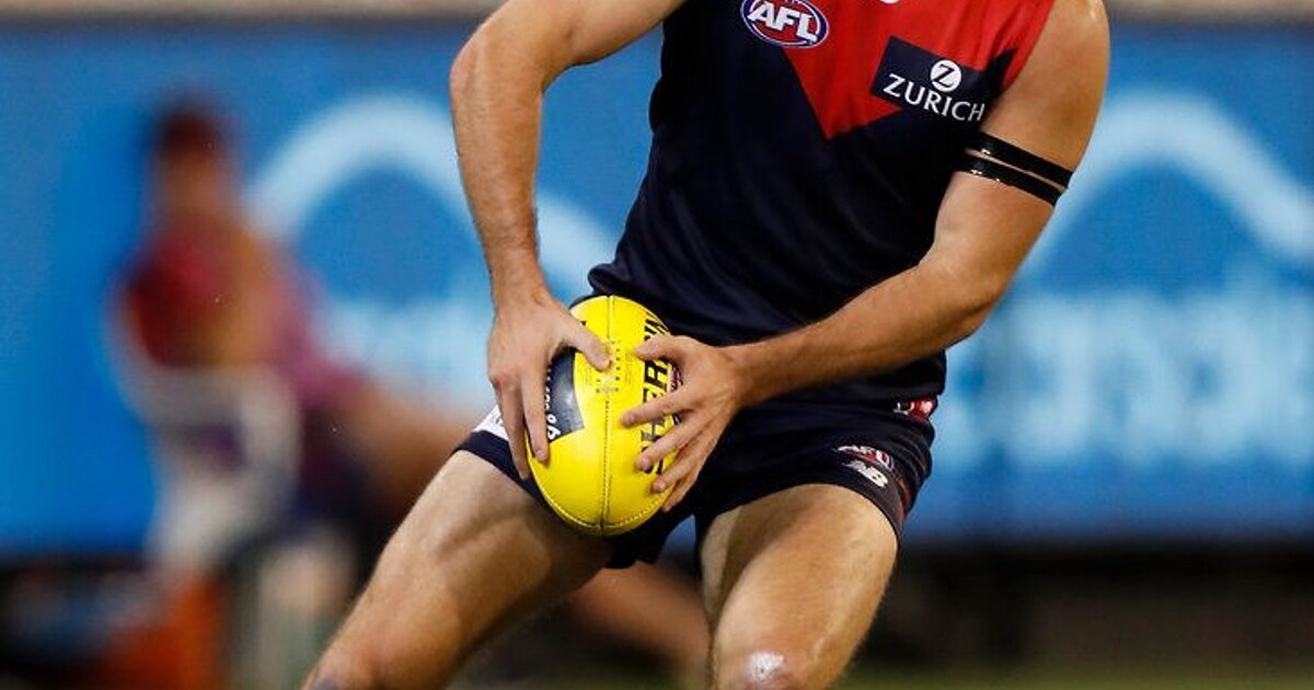 'Loopy' Hibberd's awkward celebration