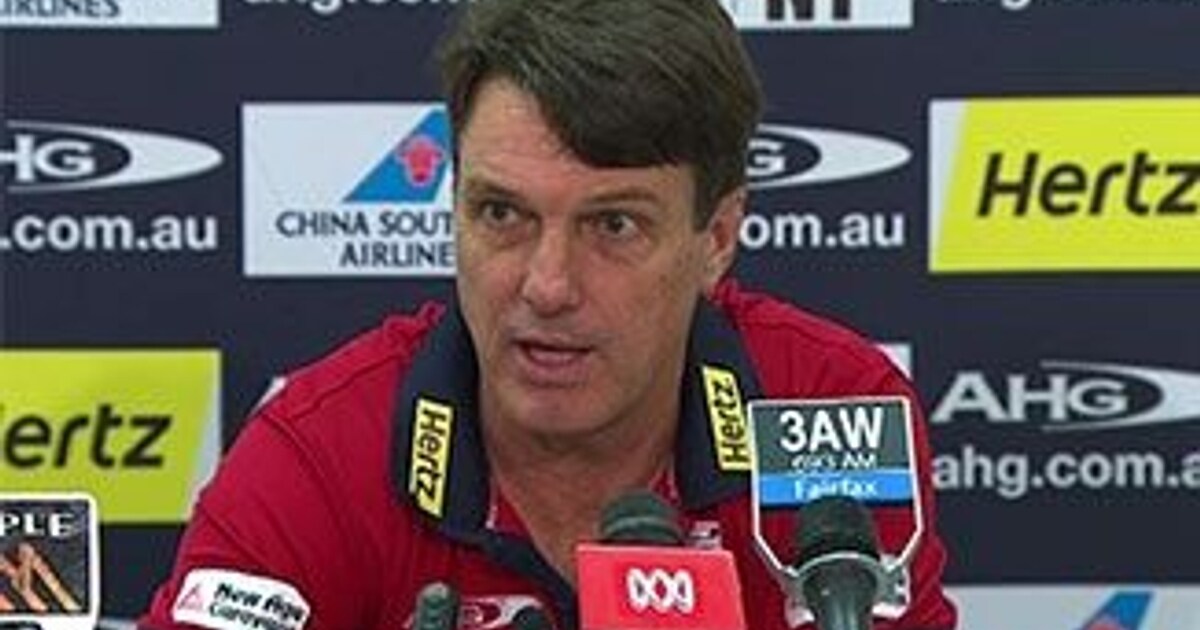 Riley earns praise from Roos