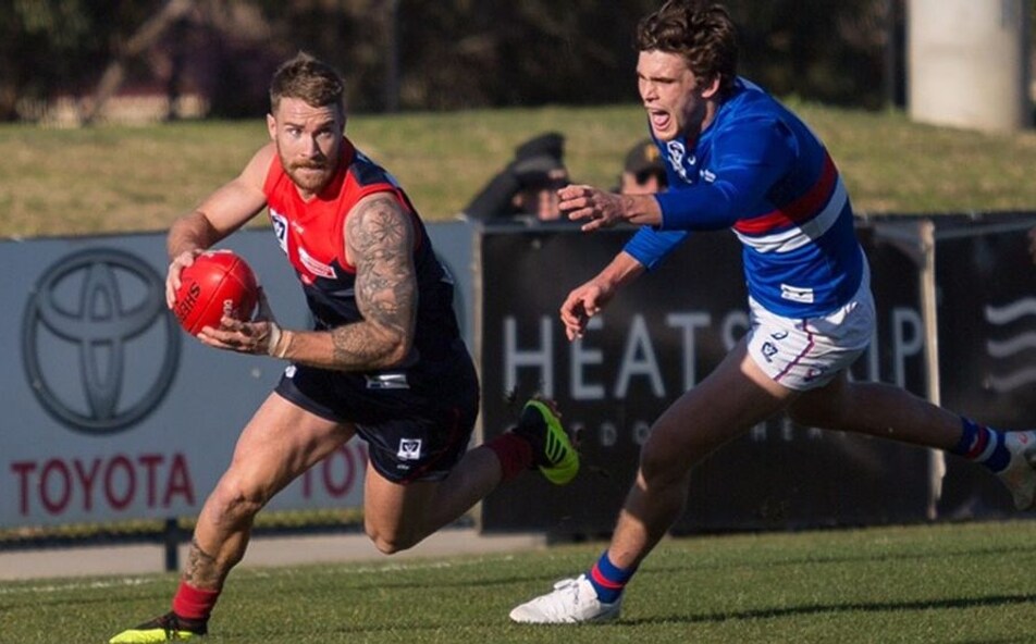 Casey comeback for ninth win in a row