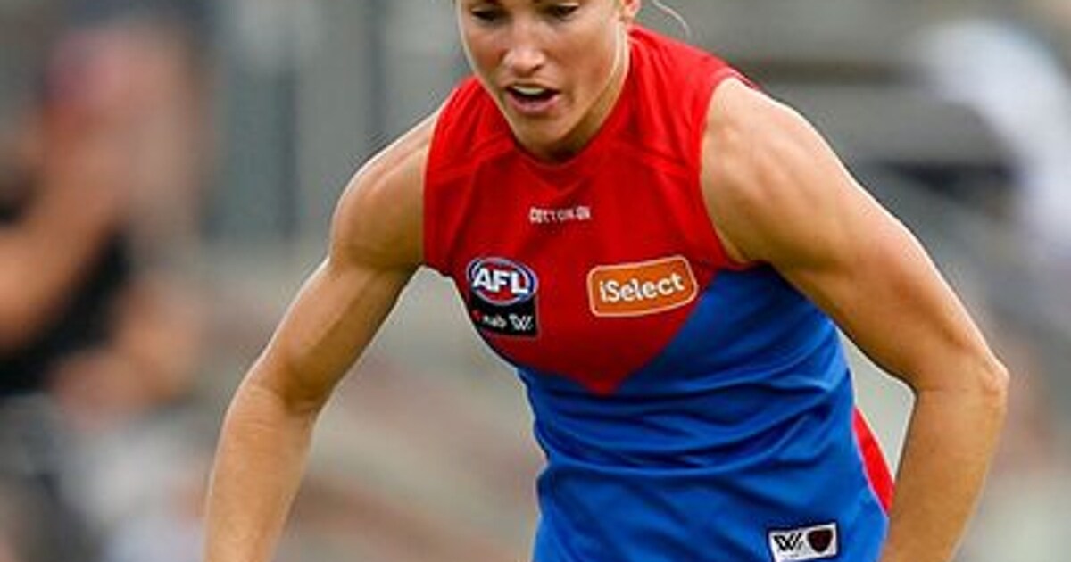 Hickey suffers ACL injury