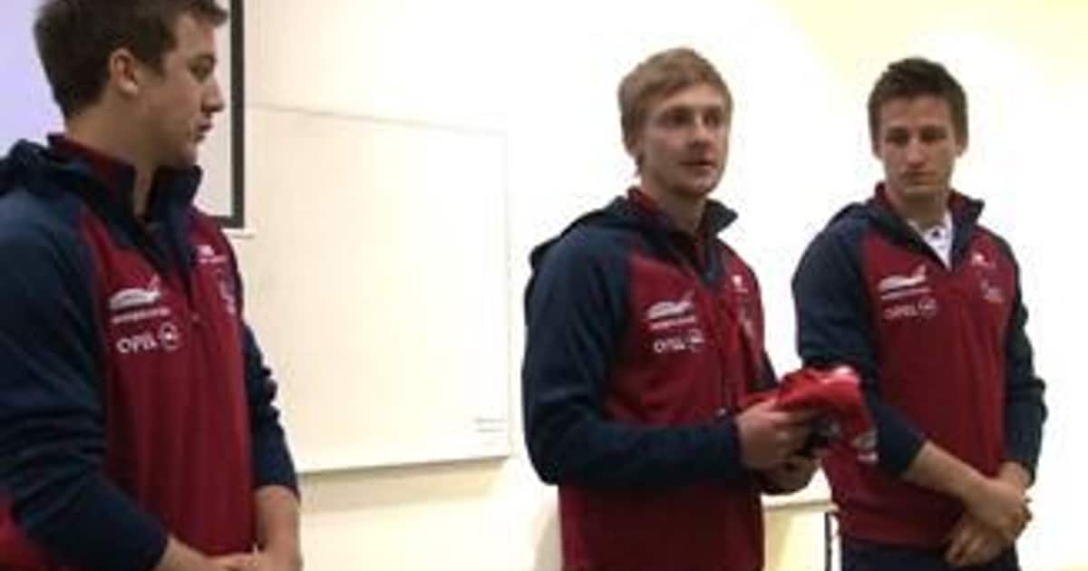 Mitch makes most of Melbourne debut