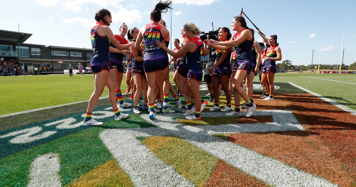 AFLW Round 3 | Pride Gallery