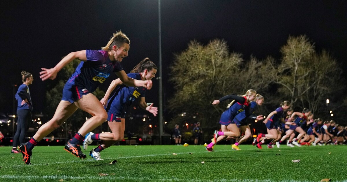AFLW Training Gallery: August 23